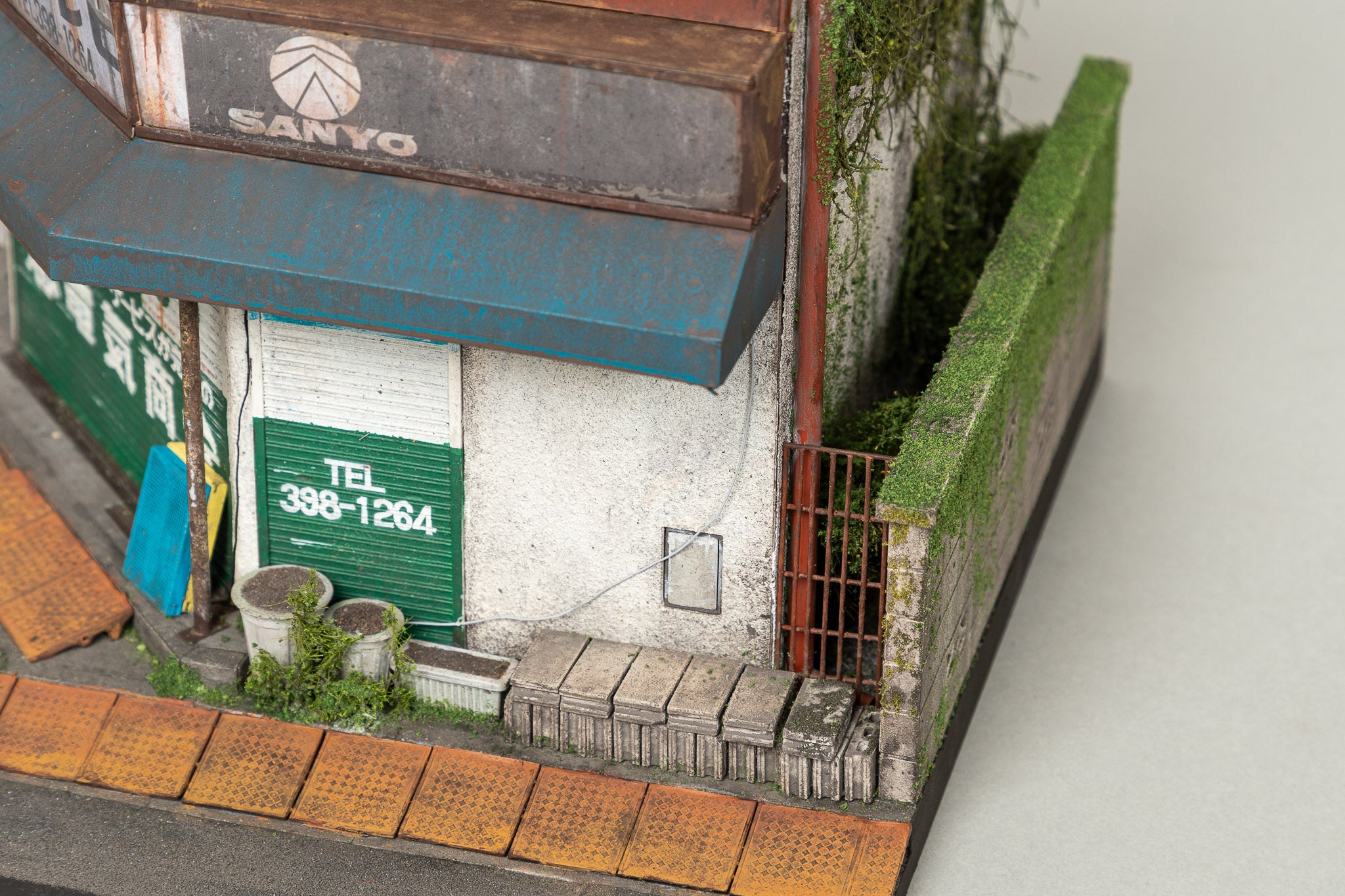 Abandoned Sanyo Store – Outré Gallery